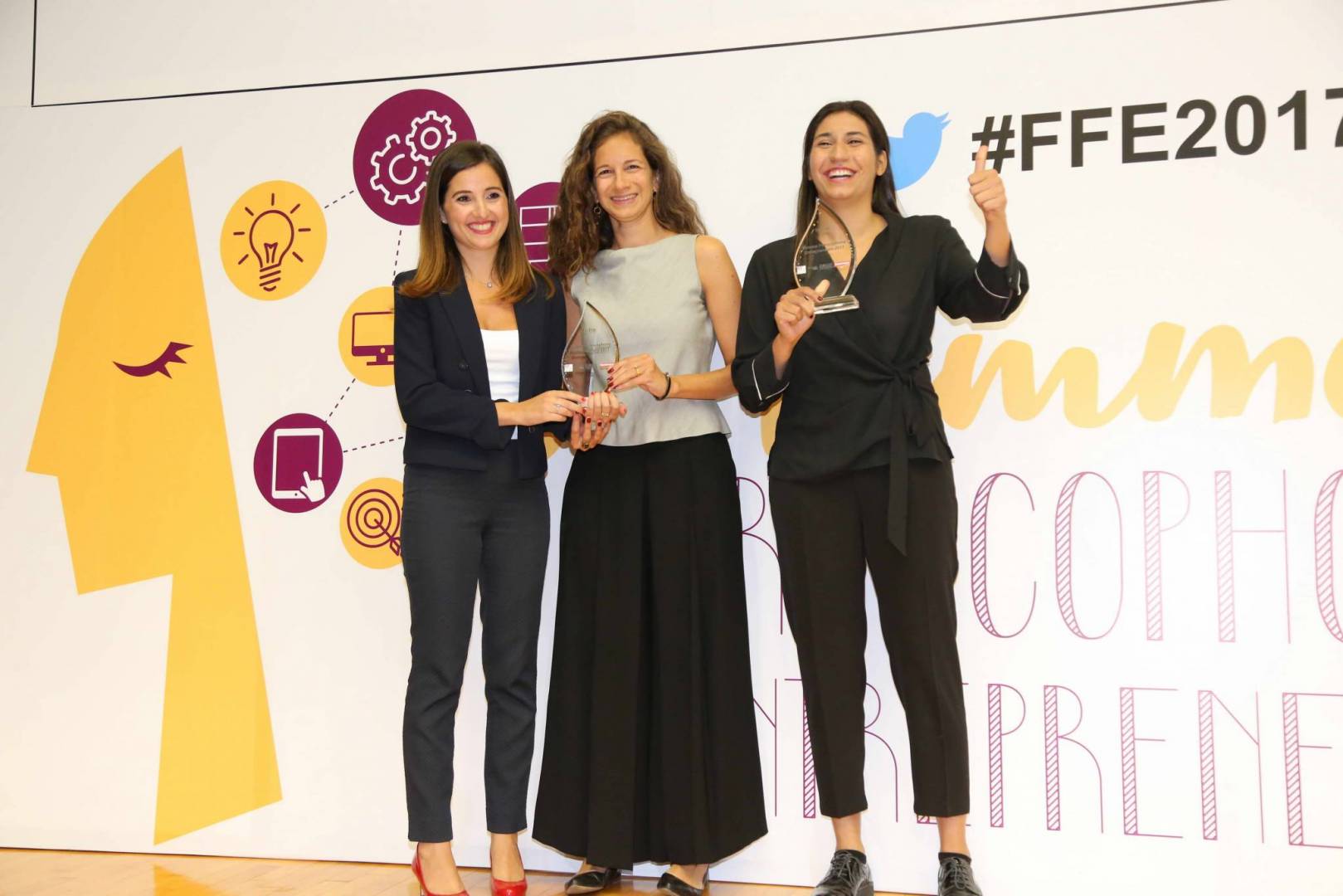 Labne&Facts et Yalla Bus remportent le concours Femme francophone ...