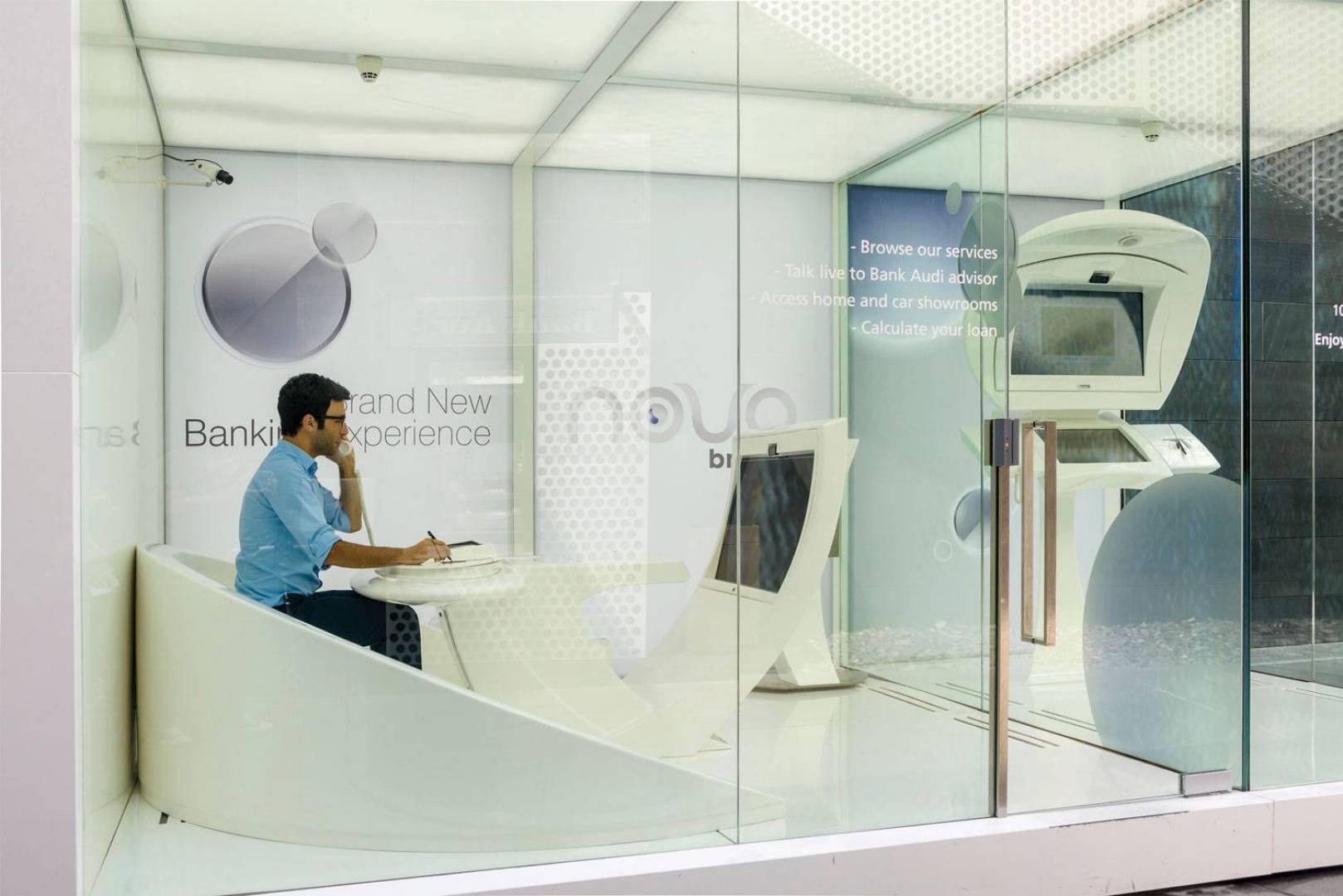 À l’ère du numérique, les banques optent pour un modèle hybride